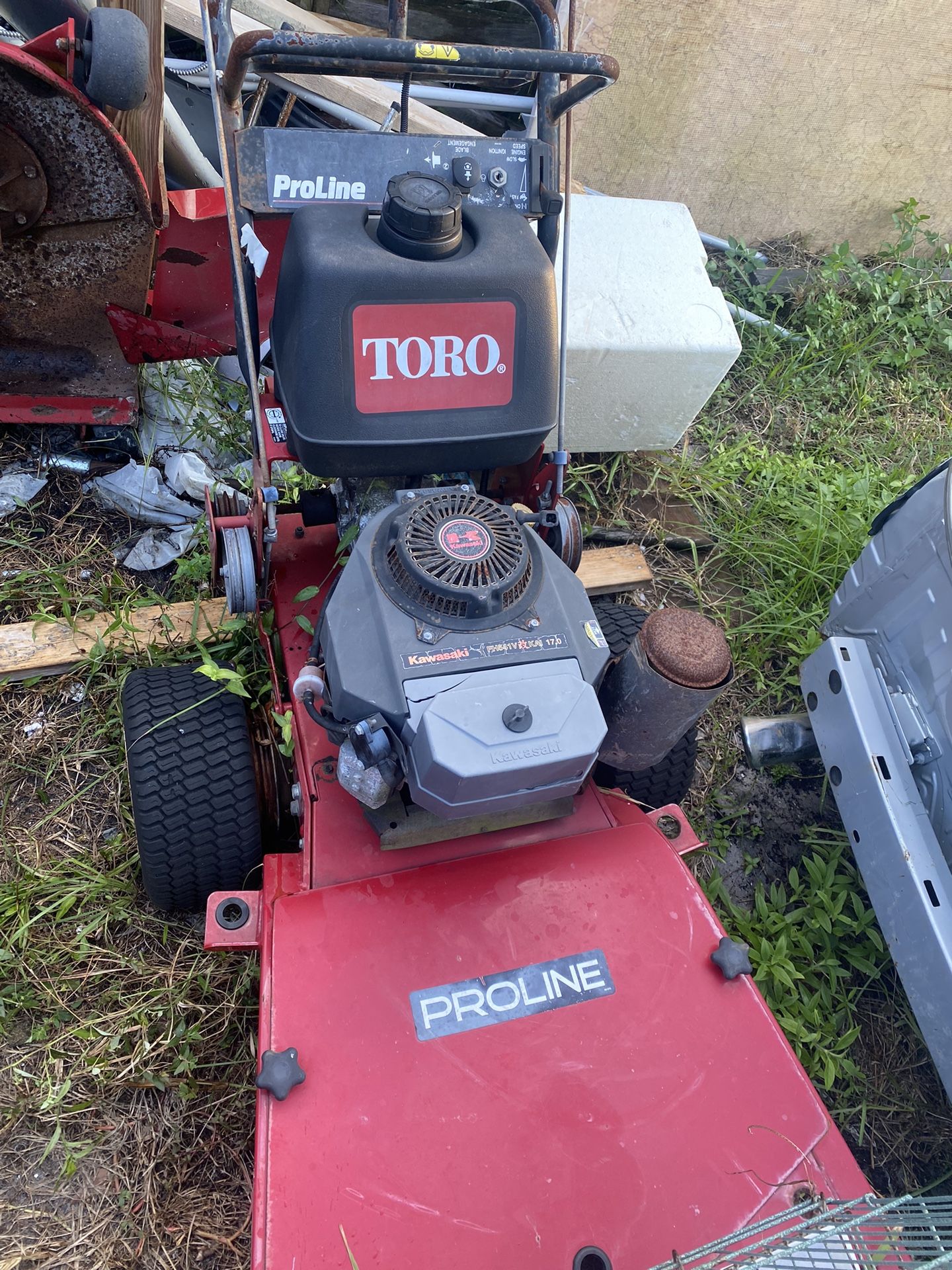 Toro Proline 30342 Walk Behind Mower *Engine Runs* for Sale in Port St ...