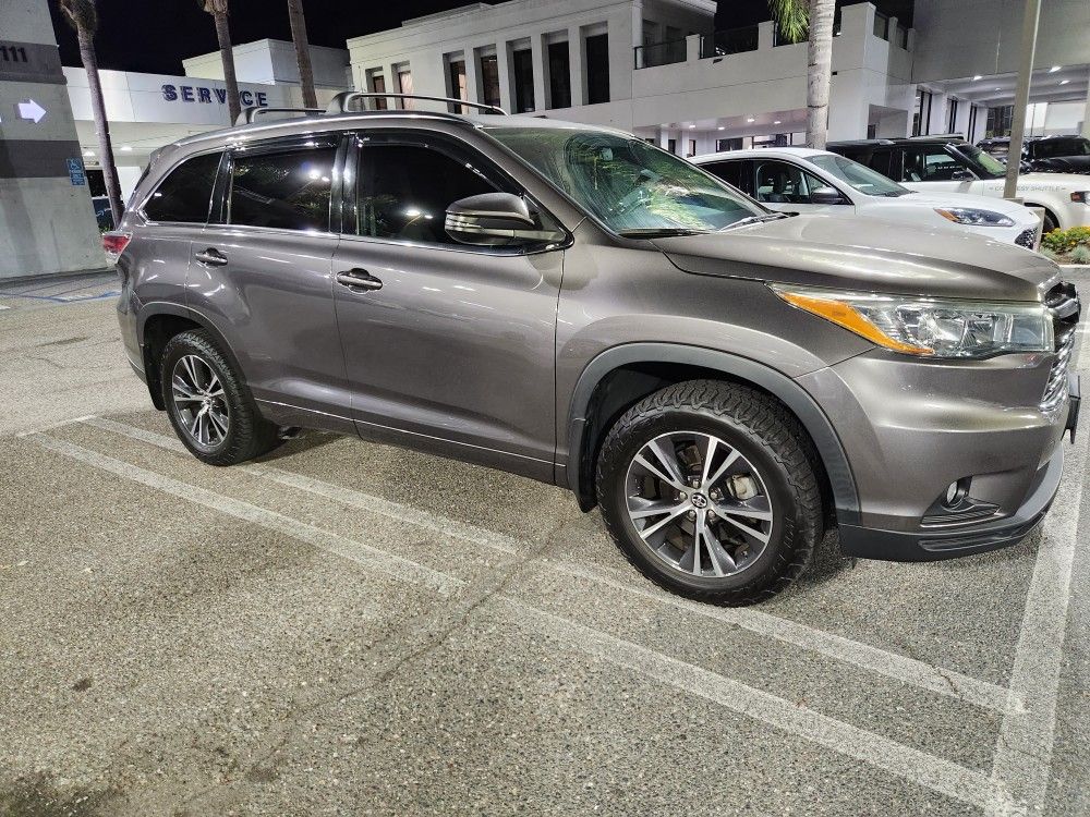 2016 Toyota Highlander for Sale in Palos Verdes Estates, California ...