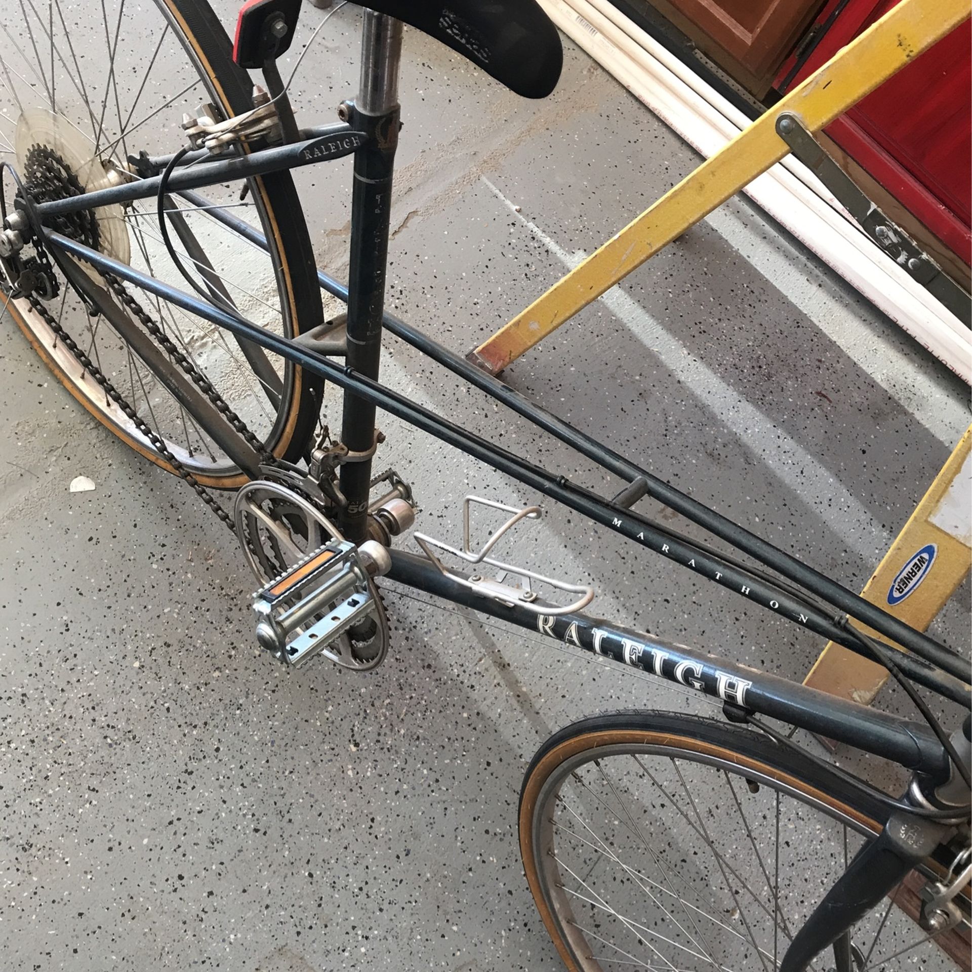 Old Raleigh Bike for Sale in Tucson, AZ - OfferUp