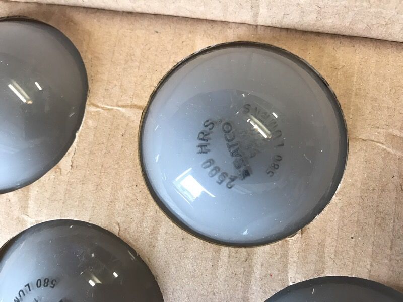 Philips 3PM5 LED Can light bulbs and SATCO 60w incandescent bulbs for ...