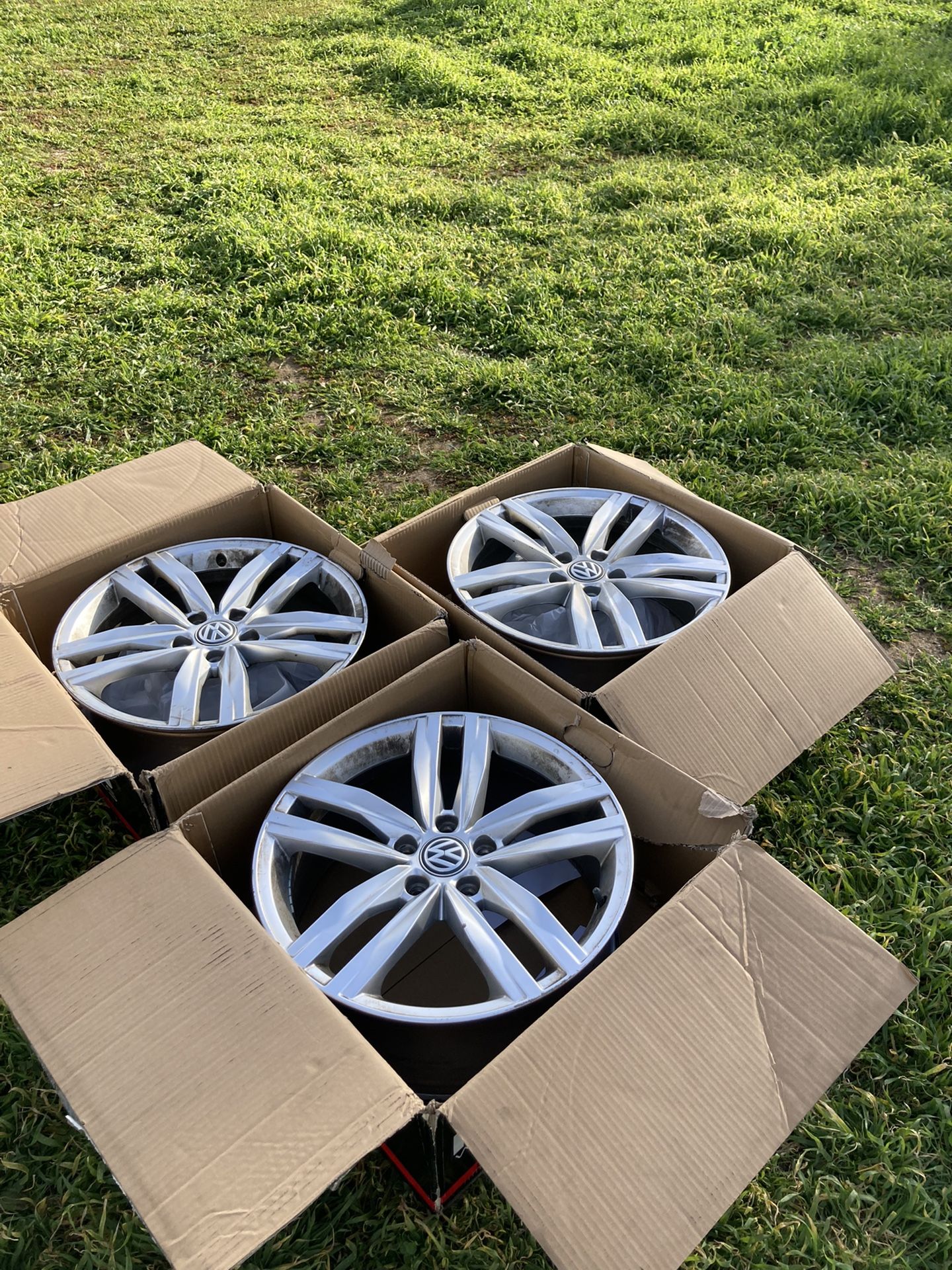 18 x 7.5 x 112 5-bolt WV OEM Stock Wheels For Volkswagen GTI TDI TSI ...