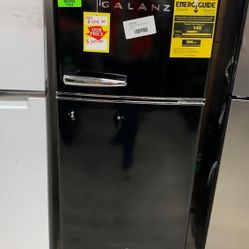 GALANZ GLR76TBKER TOP FREEZER REFRIGERATOR U0 for Sale in Chicago IL OfferUp