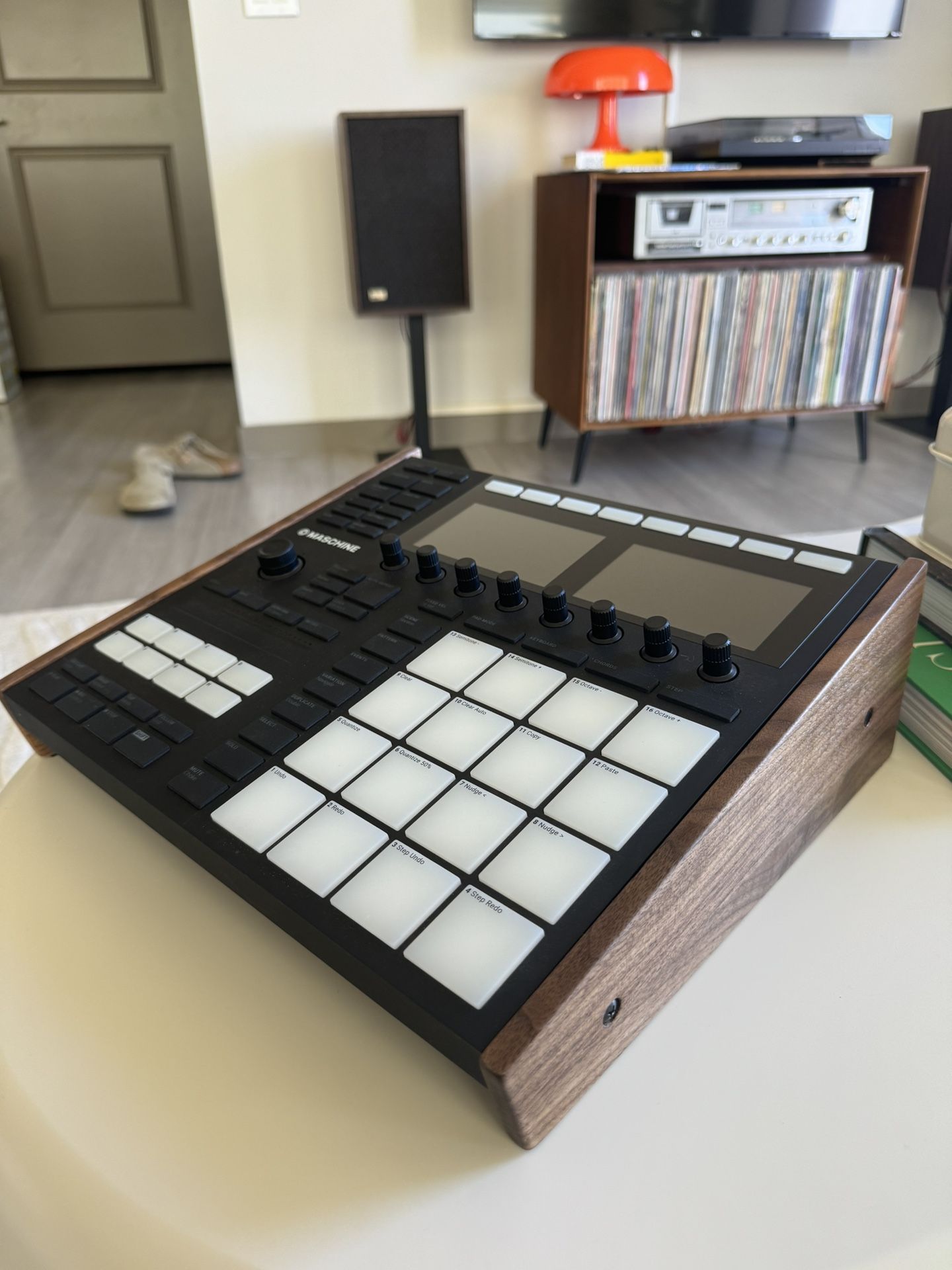 Maschine MK3 Walnut Wood Stand for Sale in Phoenix, AZ - OfferUp