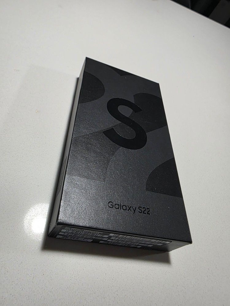 Samsung S22 Brand New in Box for Sale in San Bernardino, CA - OfferUp