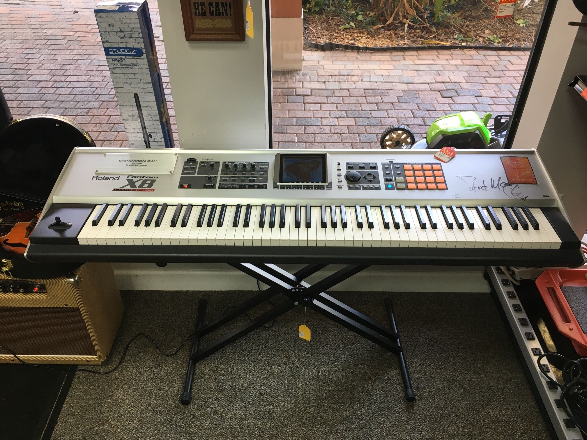 Roland Fantom X8