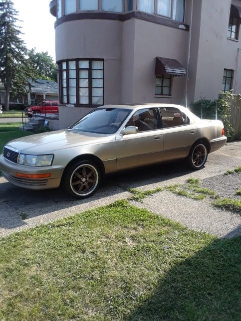 91 Lexus LS400 clean runs good great motor for Sale in Detroit, MI ...