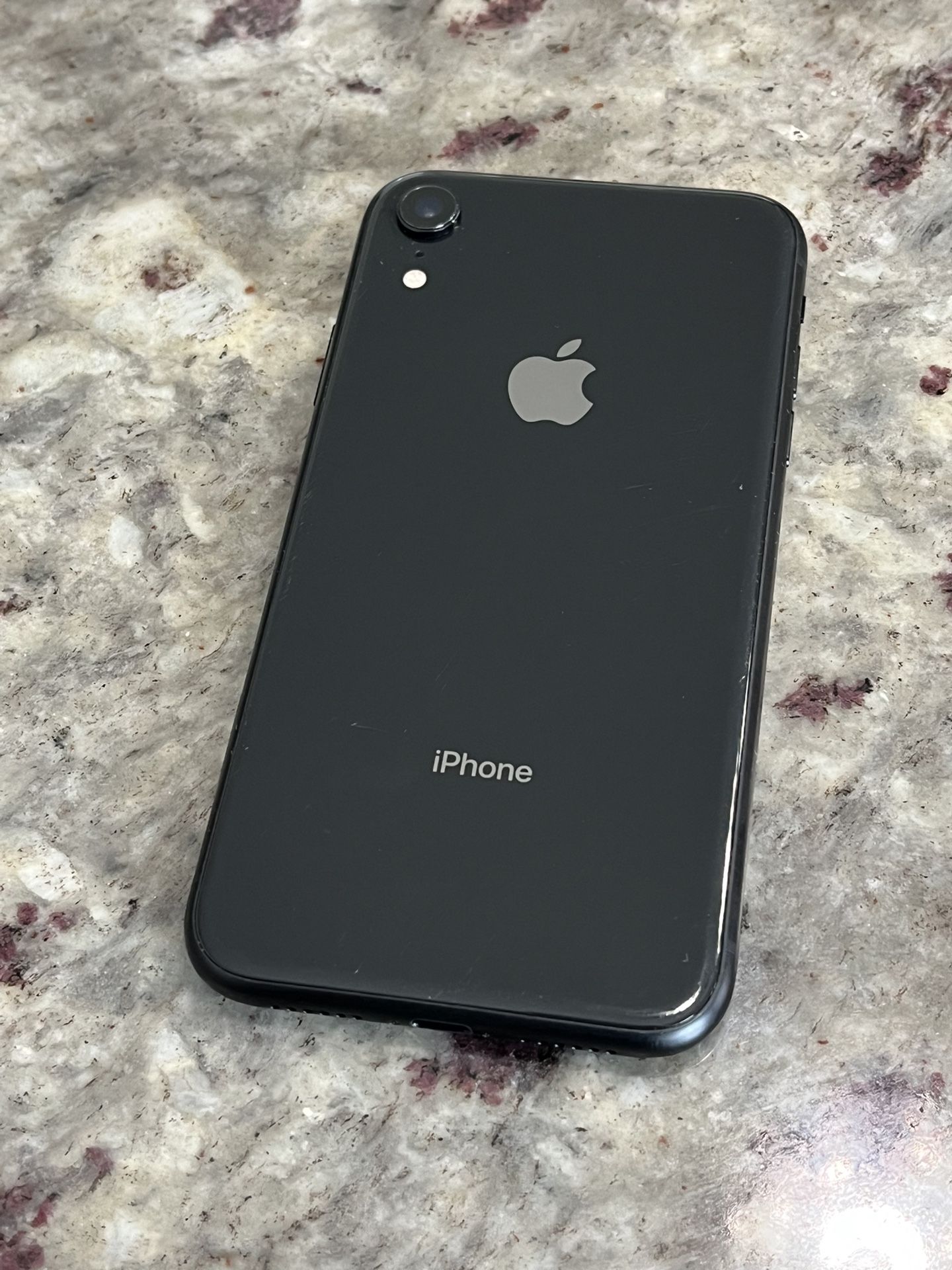 iPhone XR 64gb Factory Unlocked 100% for Sale in Los Angeles, CA - OfferUp
