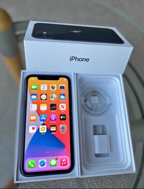 iPhone 11 Unlocked 64gb Black for Sale in Morton Grove, IL - OfferUp