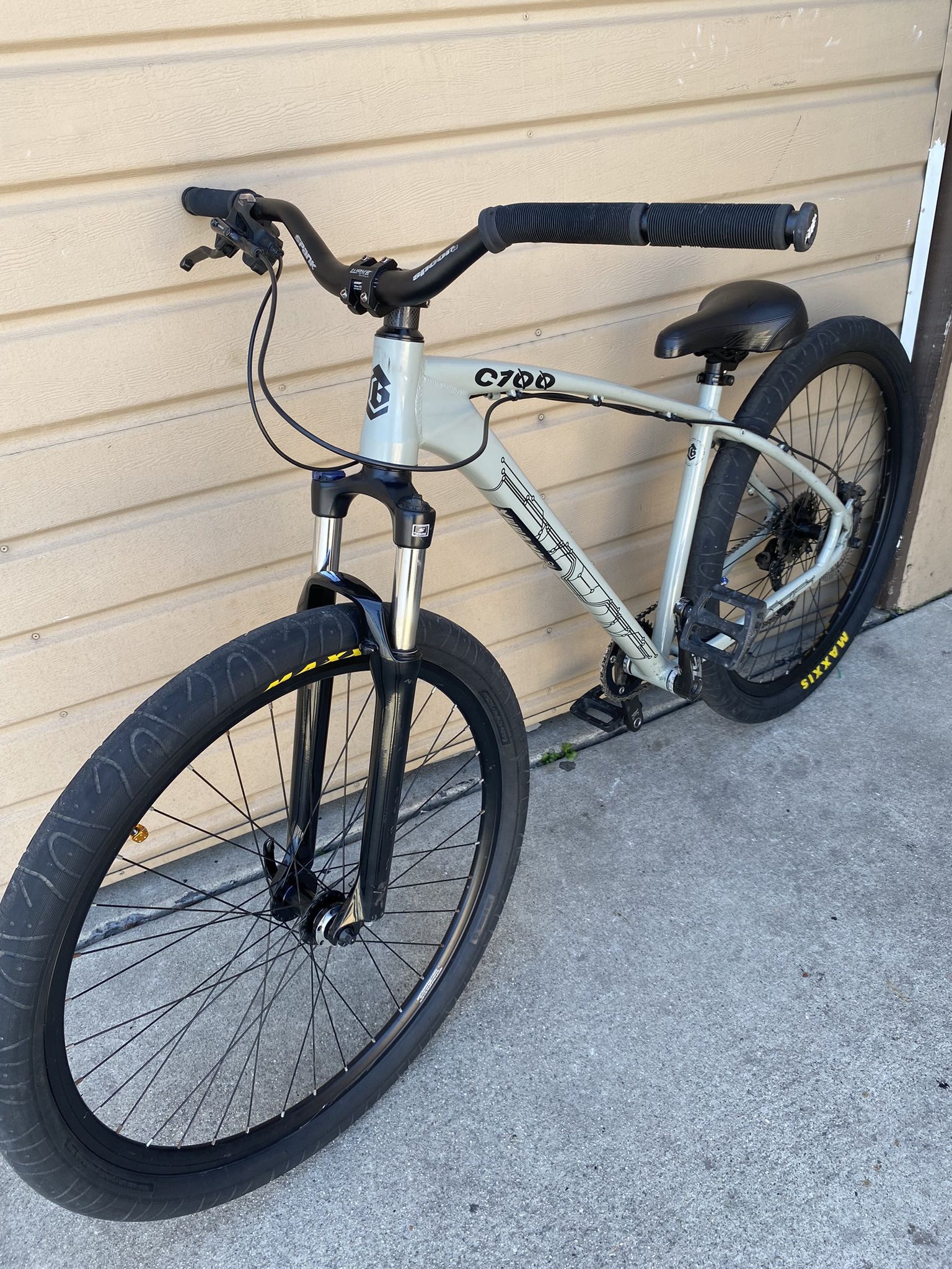 Collective C100 Mtb Wheelie Bike for Sale in El Monte, CA - OfferUp