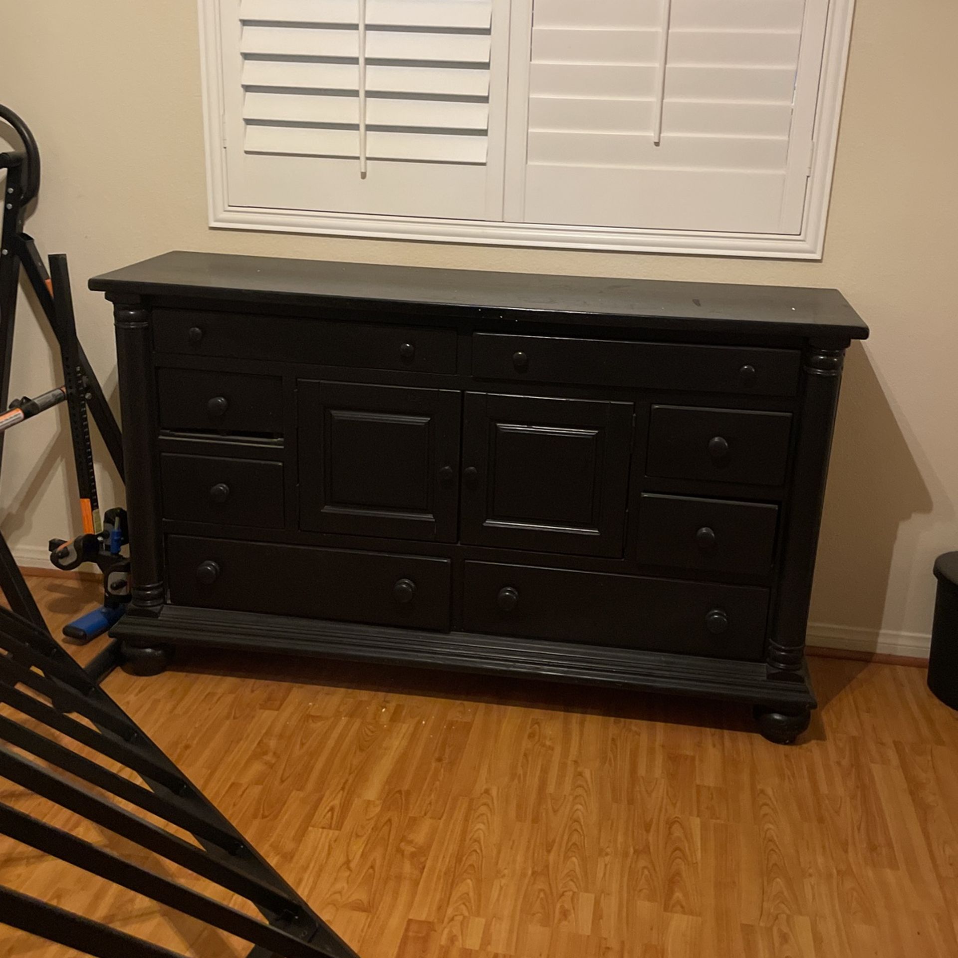 Free Dresser I WILL TAKE DOWN POST WHEN GONE for Sale in Riverside, CA ...