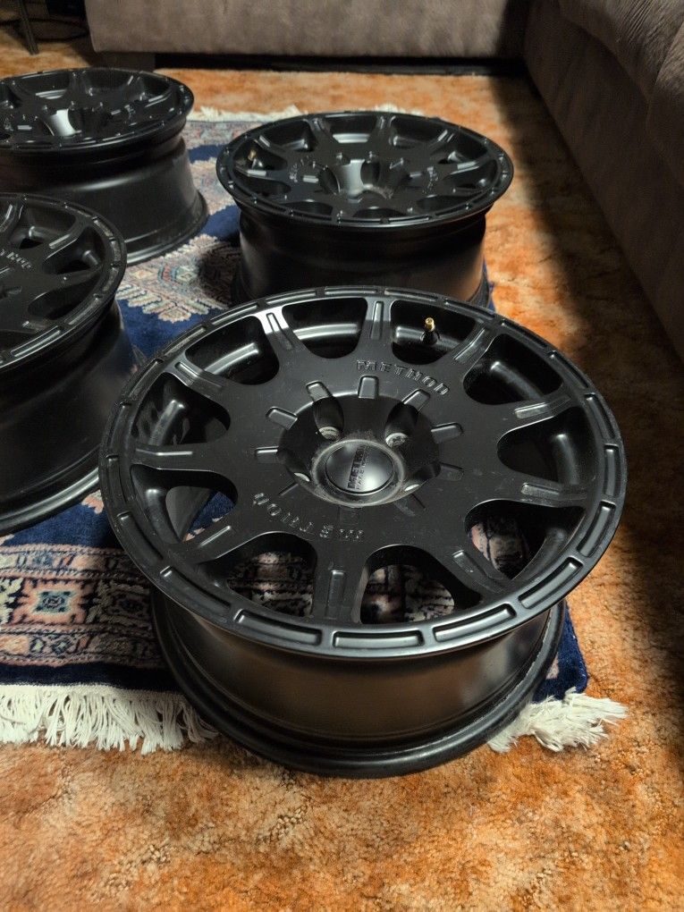 Method MR502 VT-SPEC 15" 5x4.5 5x114.3 Rims for Toyota RAV4 for Sale in ...