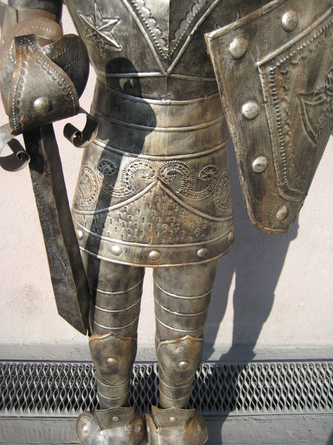 Medieval Knight Armour Statue 6 Foot Alum Life Size Standing Sword for ...