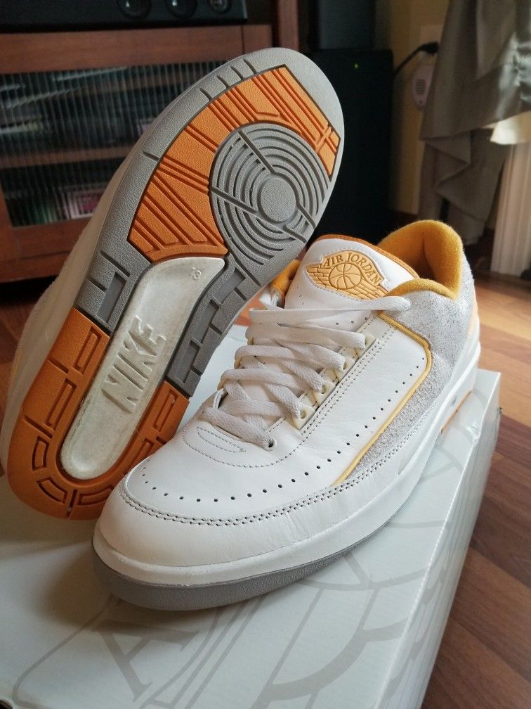 Nike Air Jordan Retro 2s Melons for Sale in Virginia Beach, VA - OfferUp