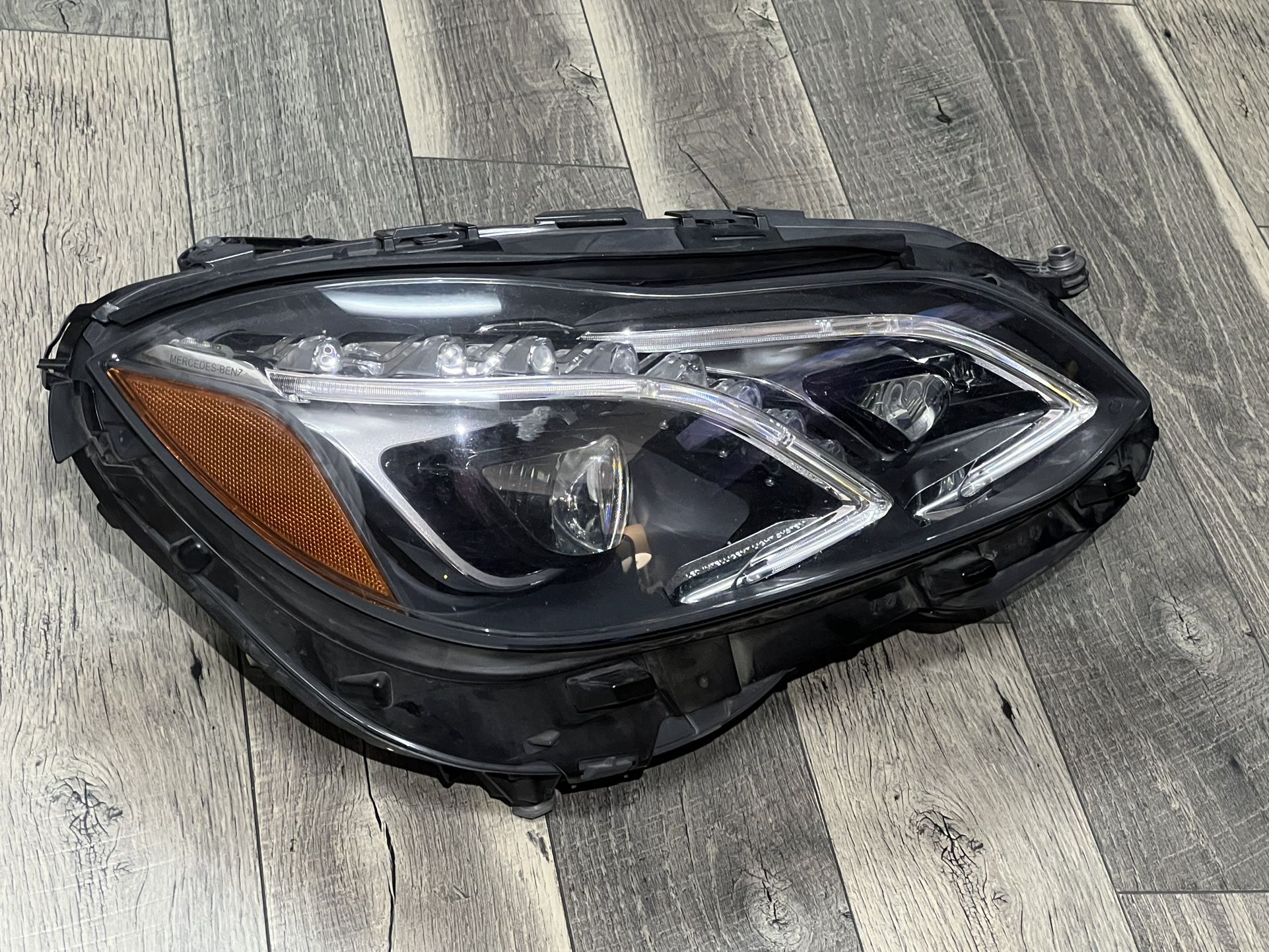 2014-2016 MERCEDES W212 E350 E400 LED HEADLIGHT RIGHT OEM for Sale in ...