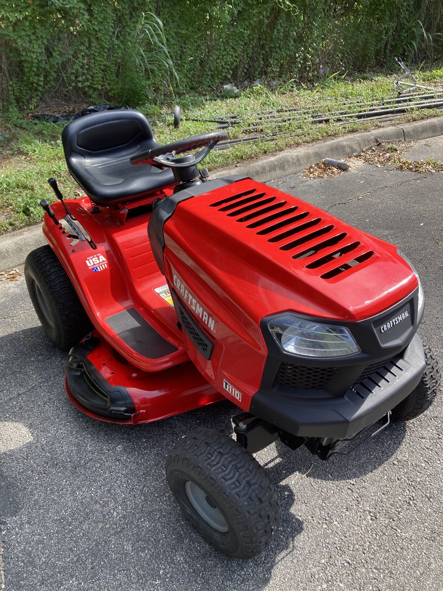 Craftsman T110 Mulching Tractor 42 Inch Riding Lawn Mower for Sale in ...