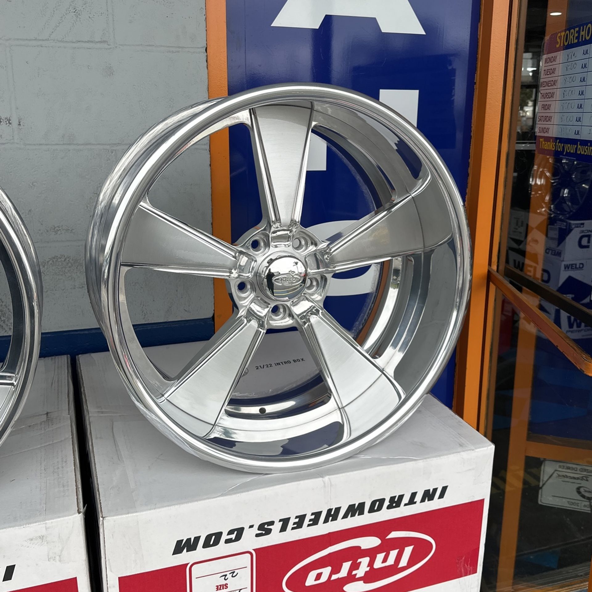 INTRO WHEELS 22” 5x127 for Sale in Fontana, CA - OfferUp