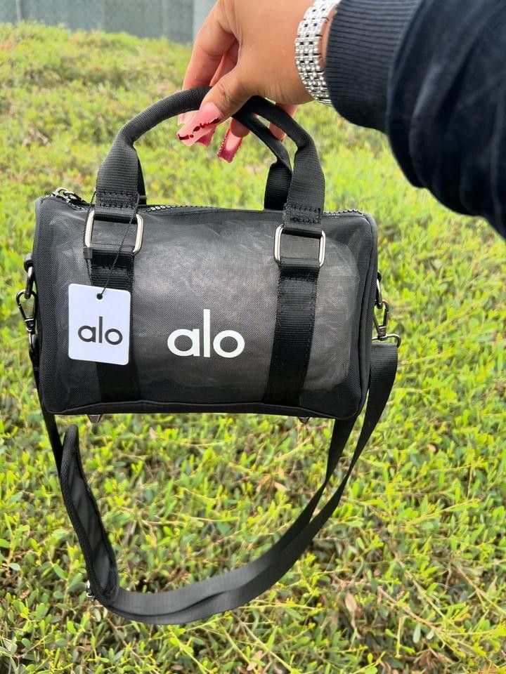 Alo Bag $30 Mini for Sale in Fontana, CA - OfferUp