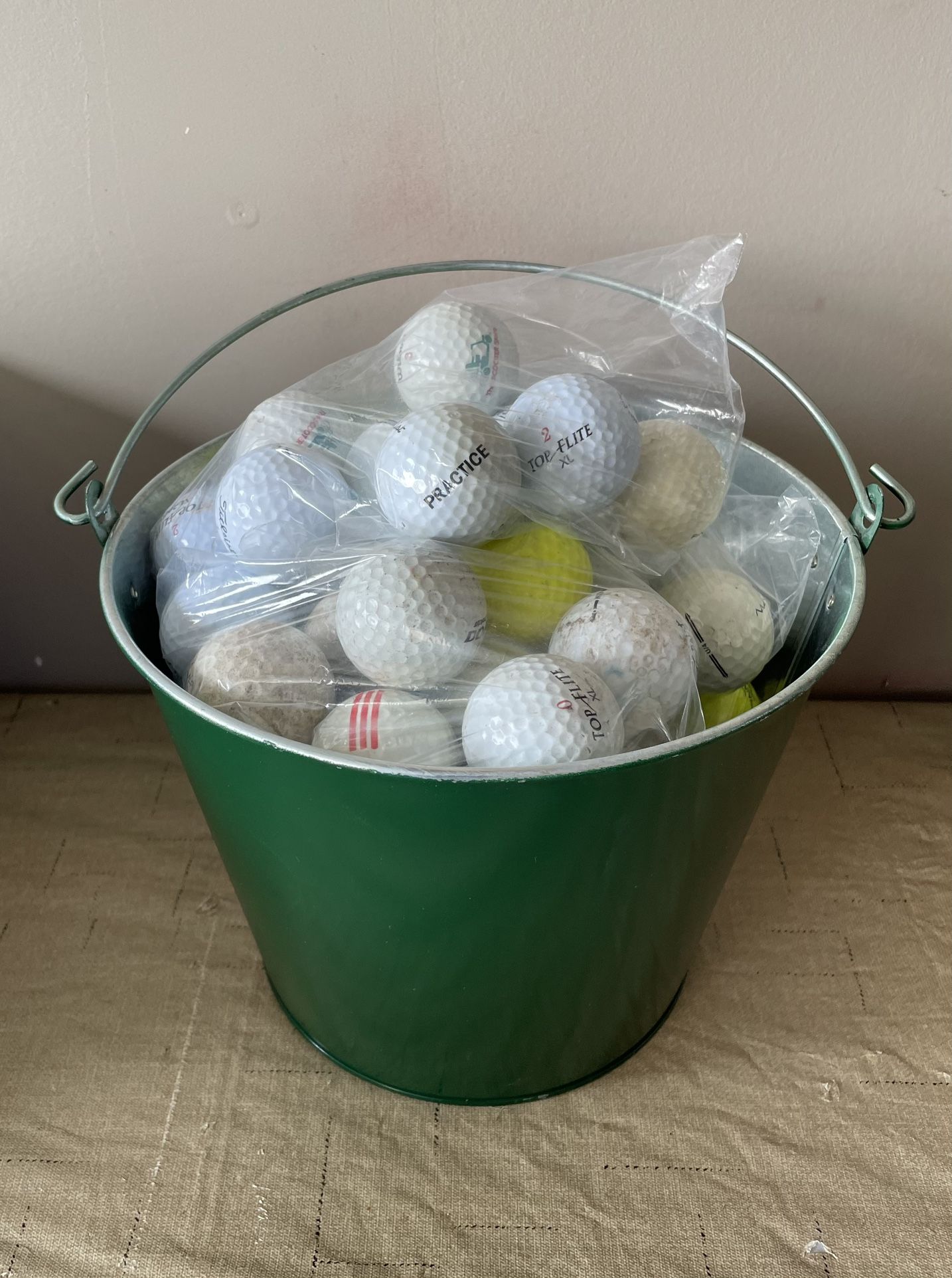 Bucket of Practice Range Golf Balls (6 Dz.) for Sale in San Marcos, TX ...