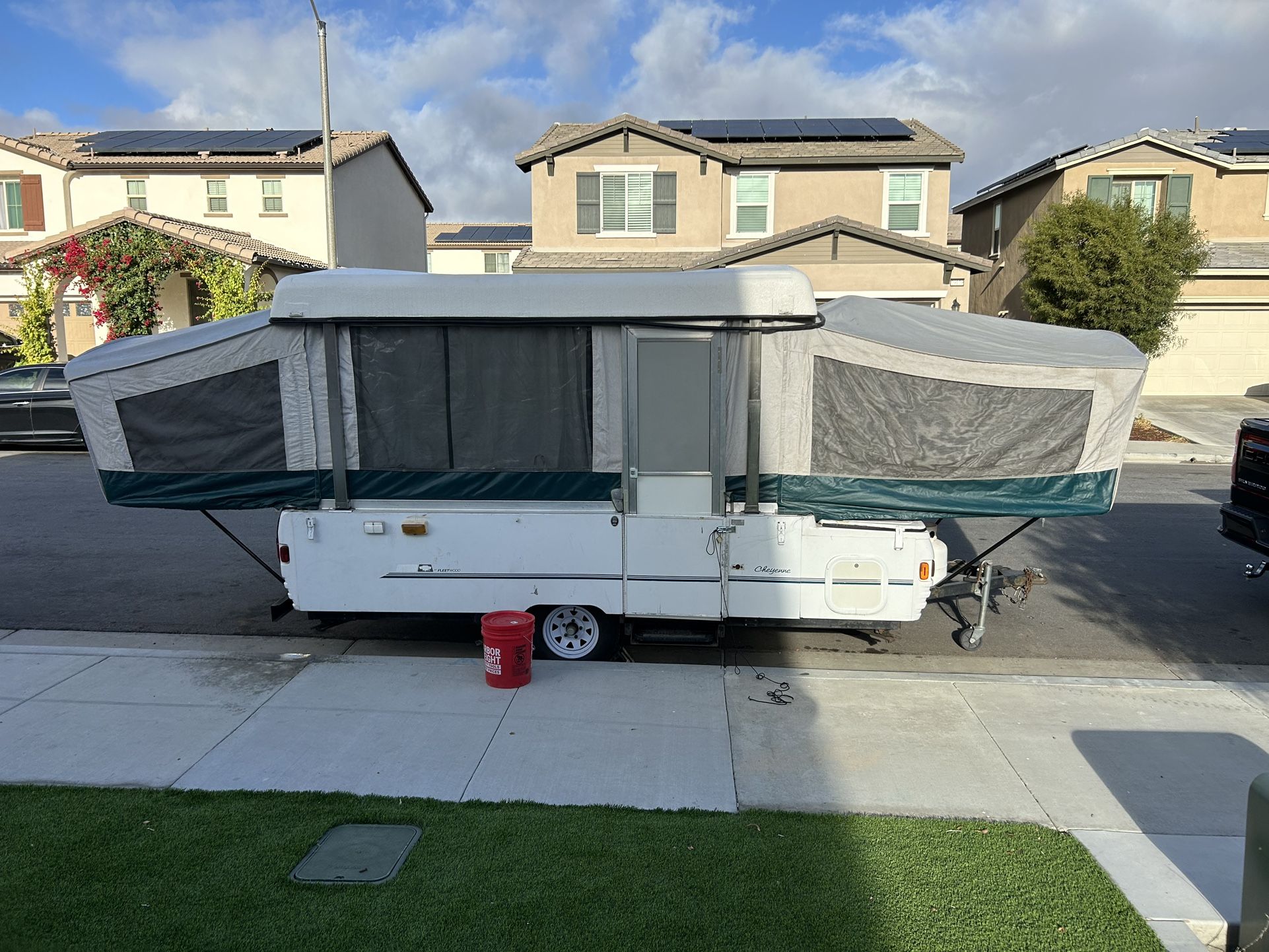 1997 Coleman Fleetwood cheyenne for Sale in Lake Elsinore, CA - OfferUp