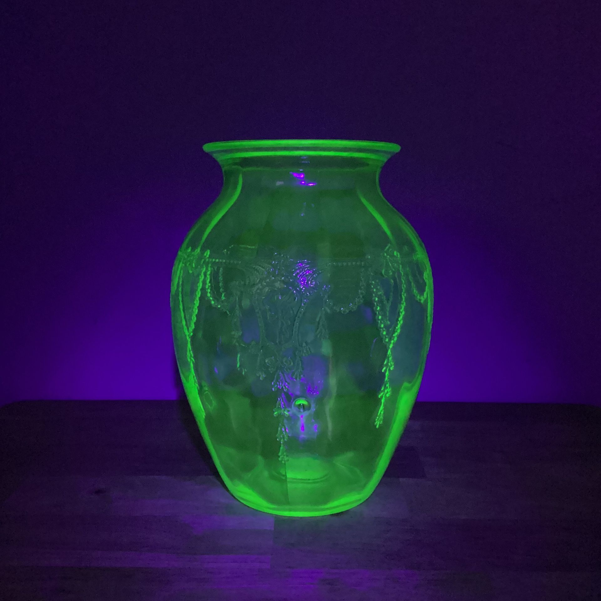 Anchor Hocking Vase Green Depression Glowy Glass Cameo Ballerina 8 ...