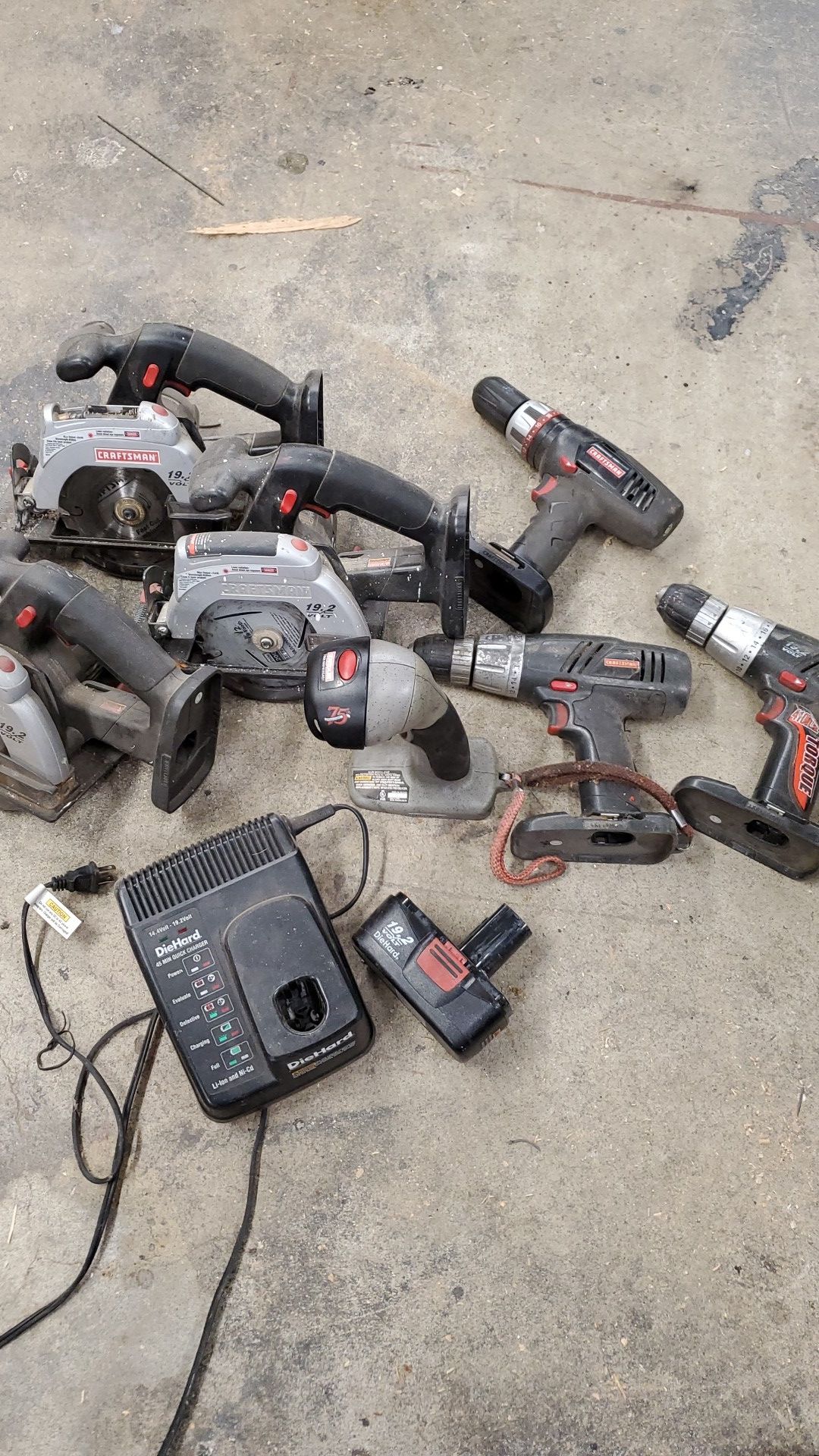 Craftsman c3 cordless tool lot drill saw light for Sale in Federal Way ...