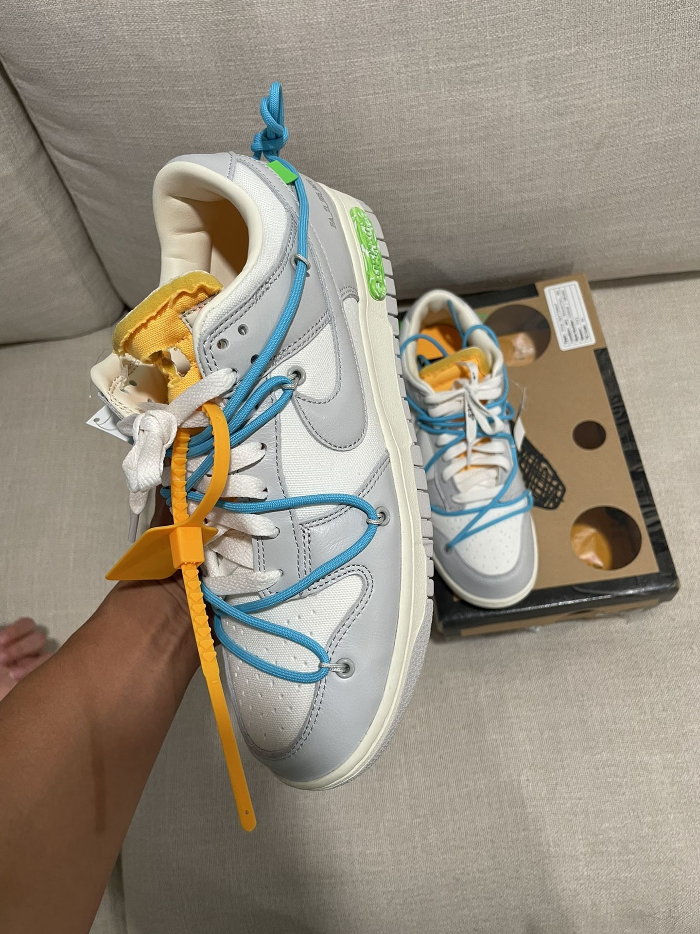 Off White Dunks Lot 2 for Sale in Chicago, IL - OfferUp