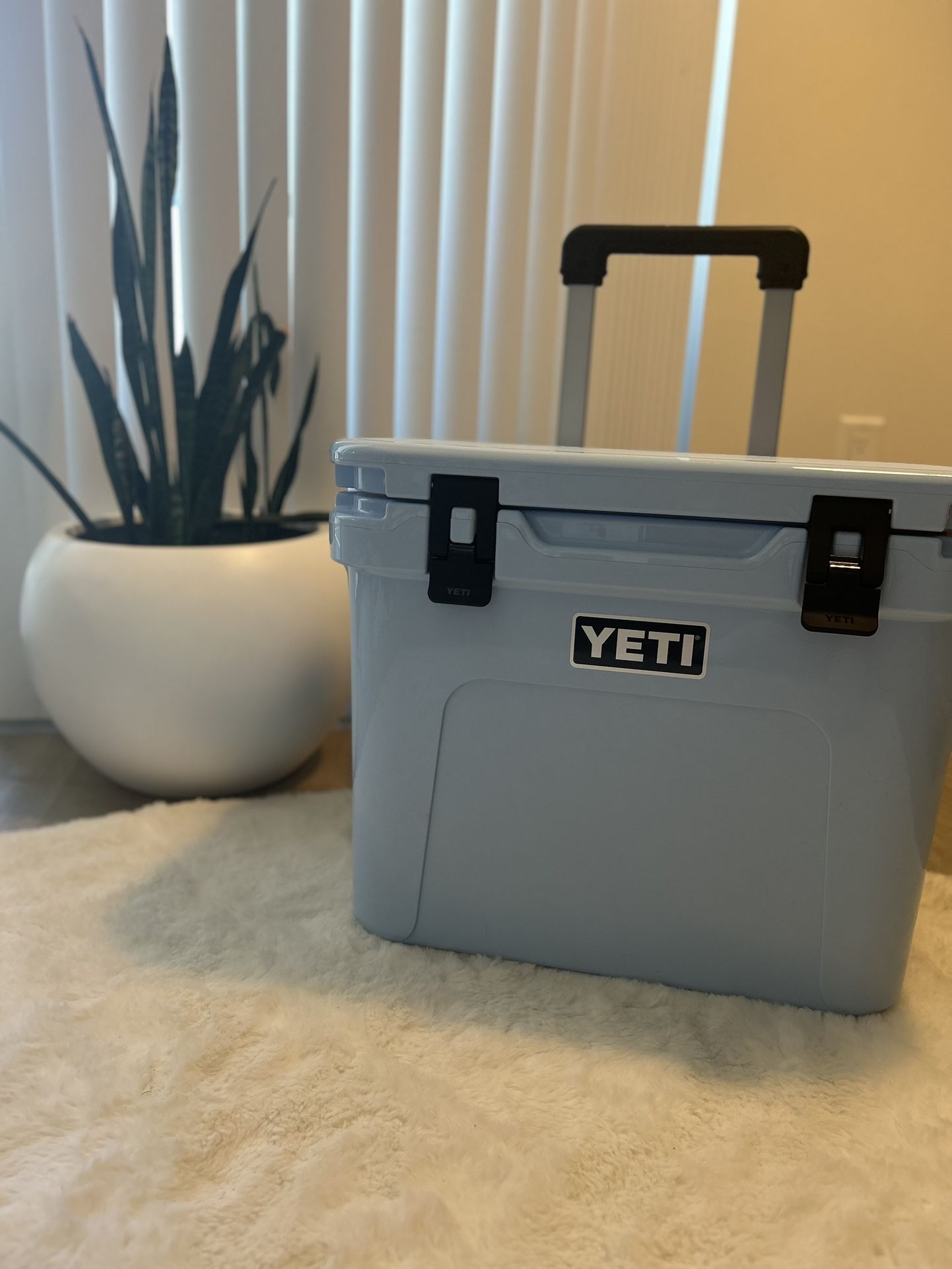 LIMITED EDITION Baby Blue Yeti - Used Once for Sale in St. Petersburg ...