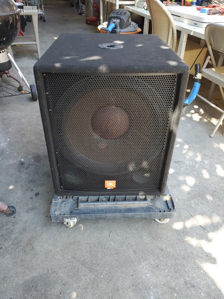 Powered Subwoofer for Sale in Santa Fe Springs, CA - OfferUp