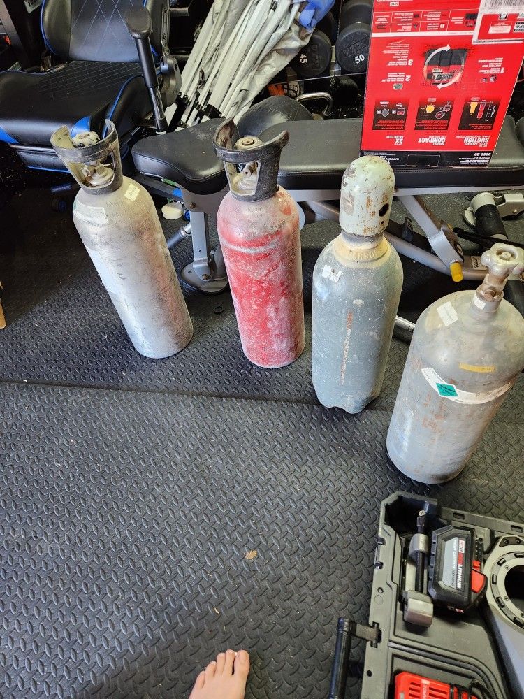 4 25lb Carbon Dioxide Tanks