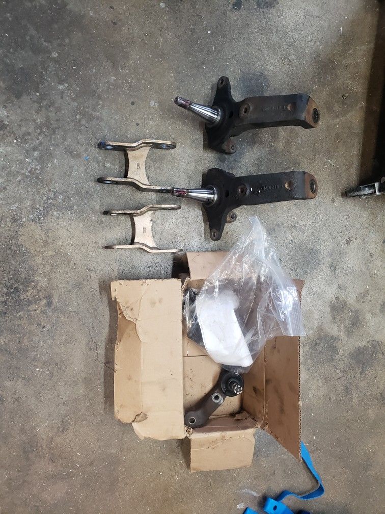 1995.5-2003 Toyota Tacoma Fabtech Spindles And Shackles. for Sale in ...