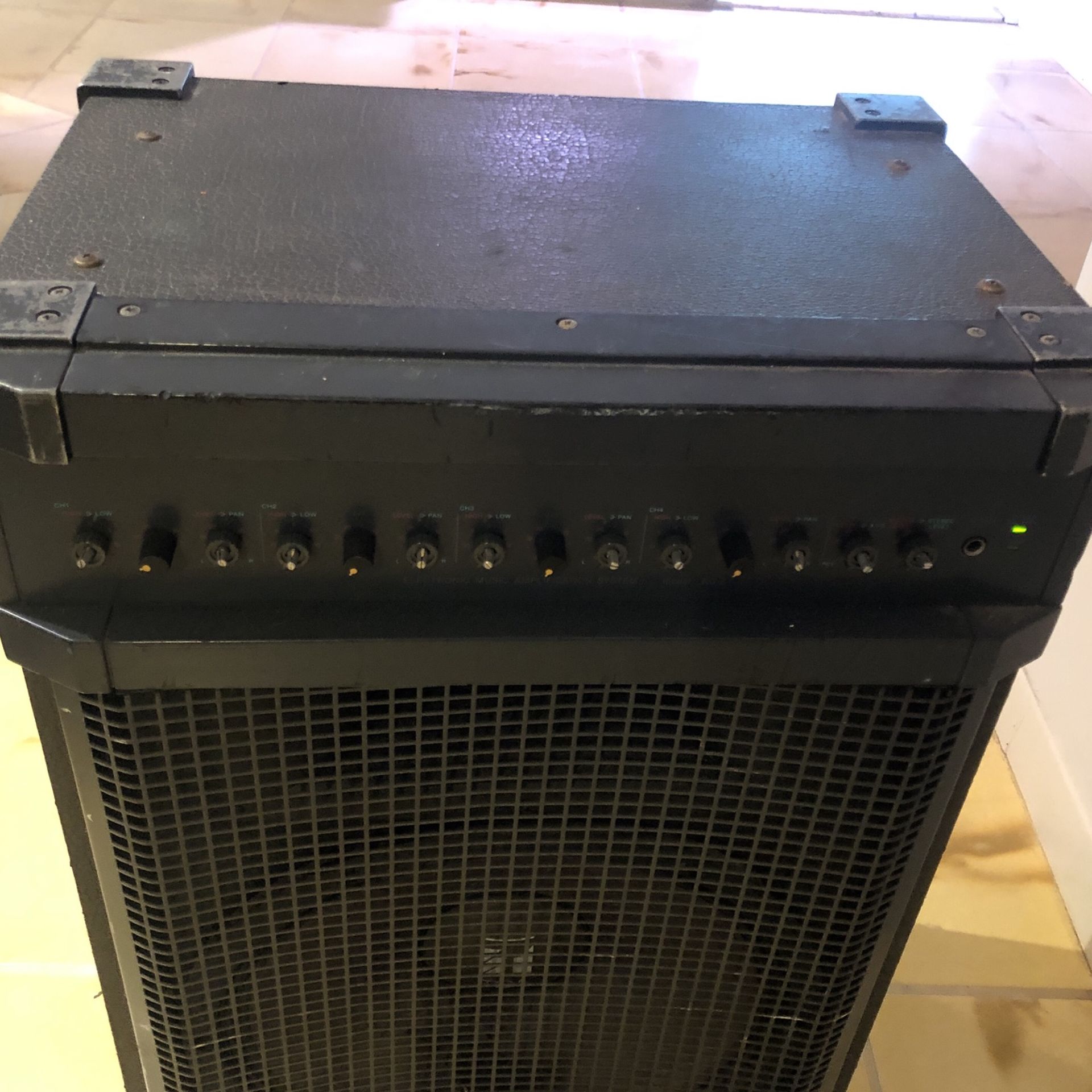 TOA Electric Music Amp for Sale in Miami, FL - OfferUp