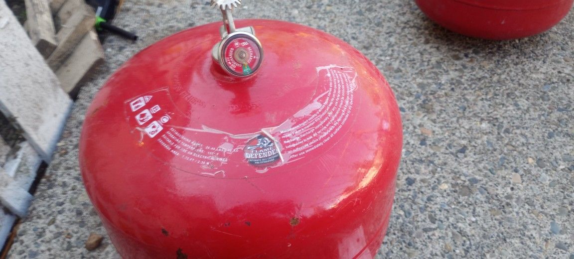 Flame Defender Fire Extinguisher for Sale in Lakewood, WA - OfferUp