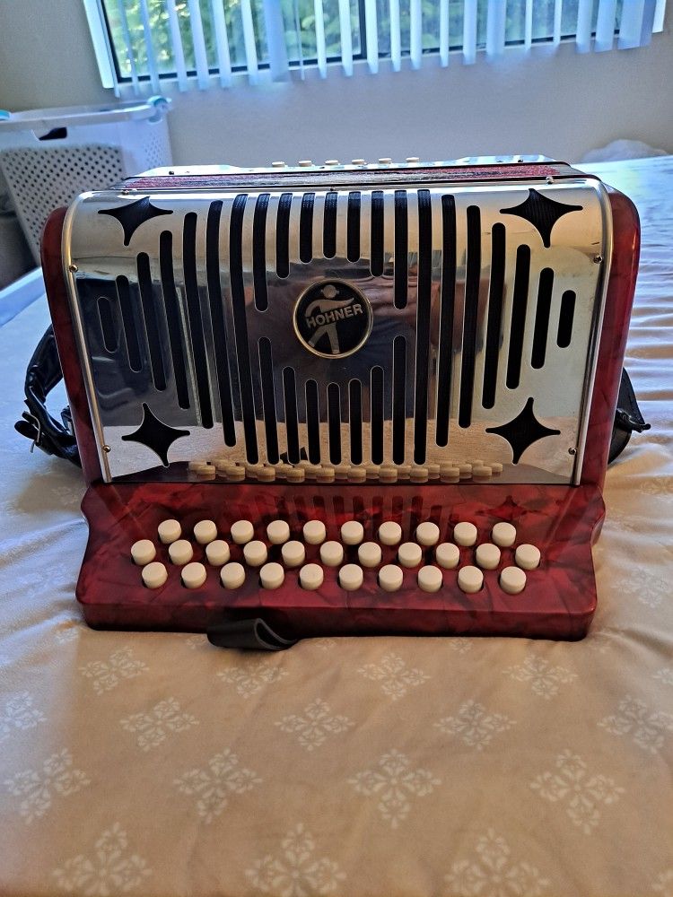 HOHNICA ACORDION BY HOHNER for Sale in Los Angeles, CA - OfferUp