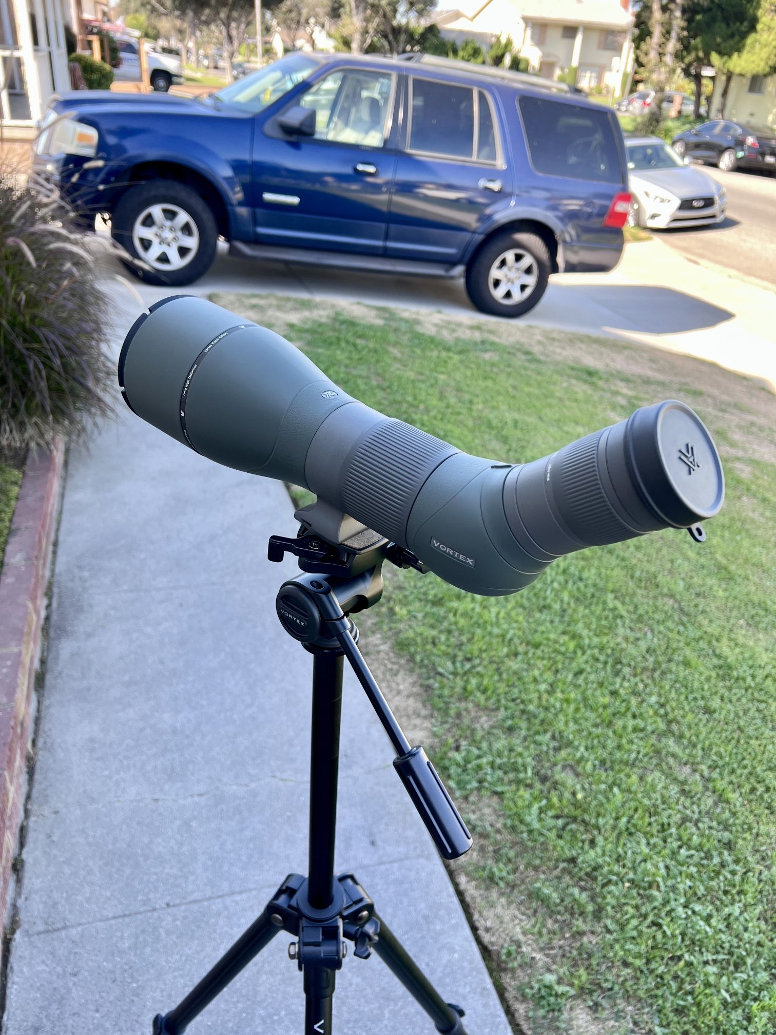 VORTEX RAZOR 85mm Ultra High Definition Scope with VORTEX Pro GT tripod ...