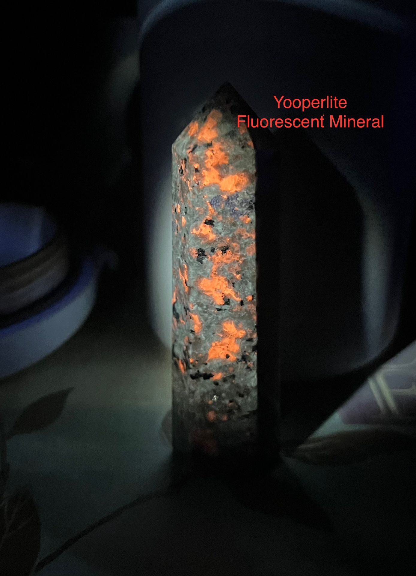 Yooperlite/Sodalite Fluorescent Mineral Tower 98g REALLY COOL for Sale ...