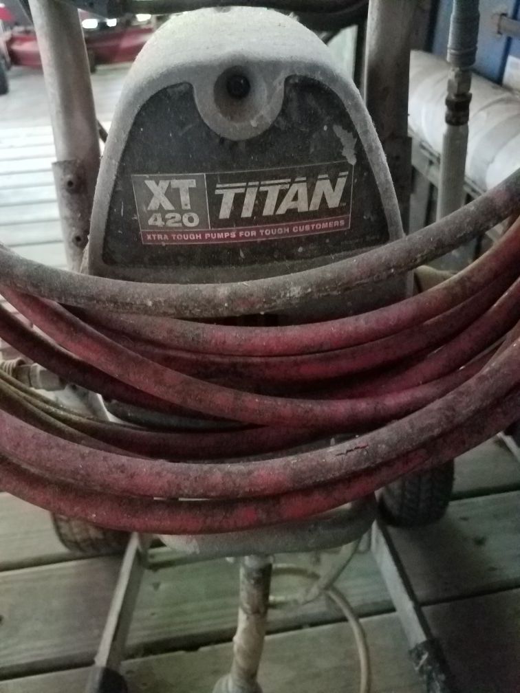 Titan XT 420 Airless Paint Sprayer for Sale in Alvin, TX - OfferUp