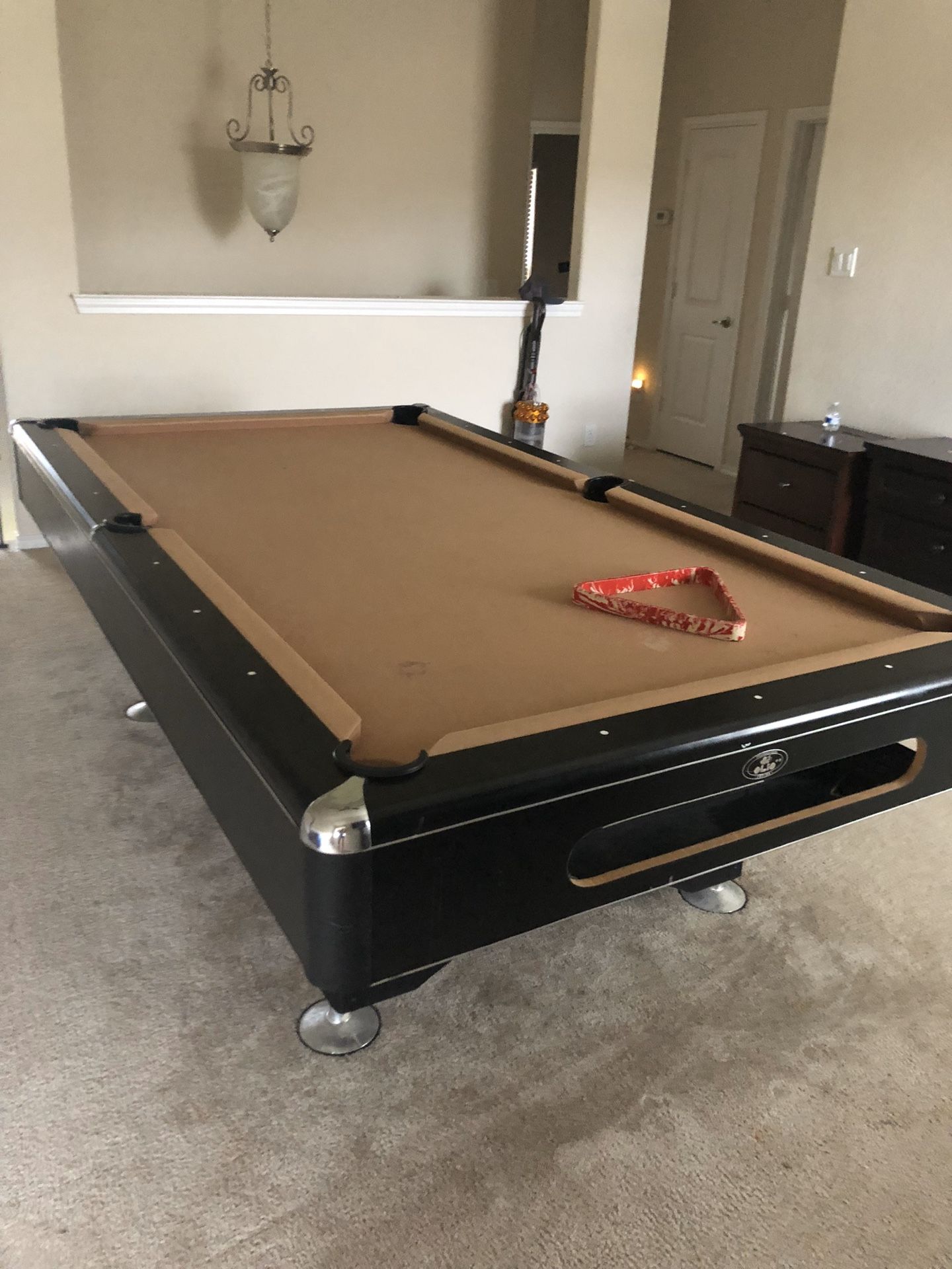 OLIO POOL TABLE 4x8 for Sale in Irving, TX - OfferUp