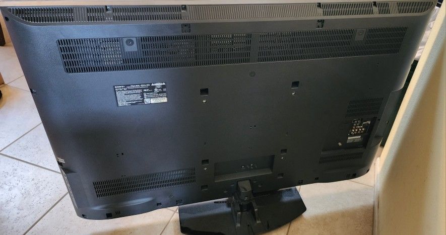 Sony 52" LCD DIGITAL 1080p TV (KDL-52Vl150) for Sale in San Diego, CA ...