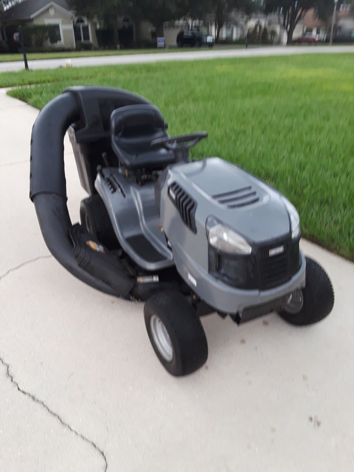 Craftsman LT 2000 Riding Lawn Mower for Sale in Apopka, FL - OfferUp