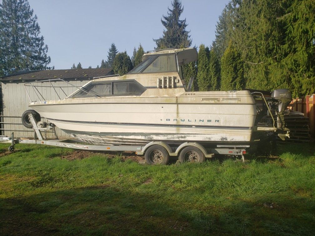 Boat 1996 Sierra express Bayliner 25.42 for Sale in Arlington, WA - OfferUp