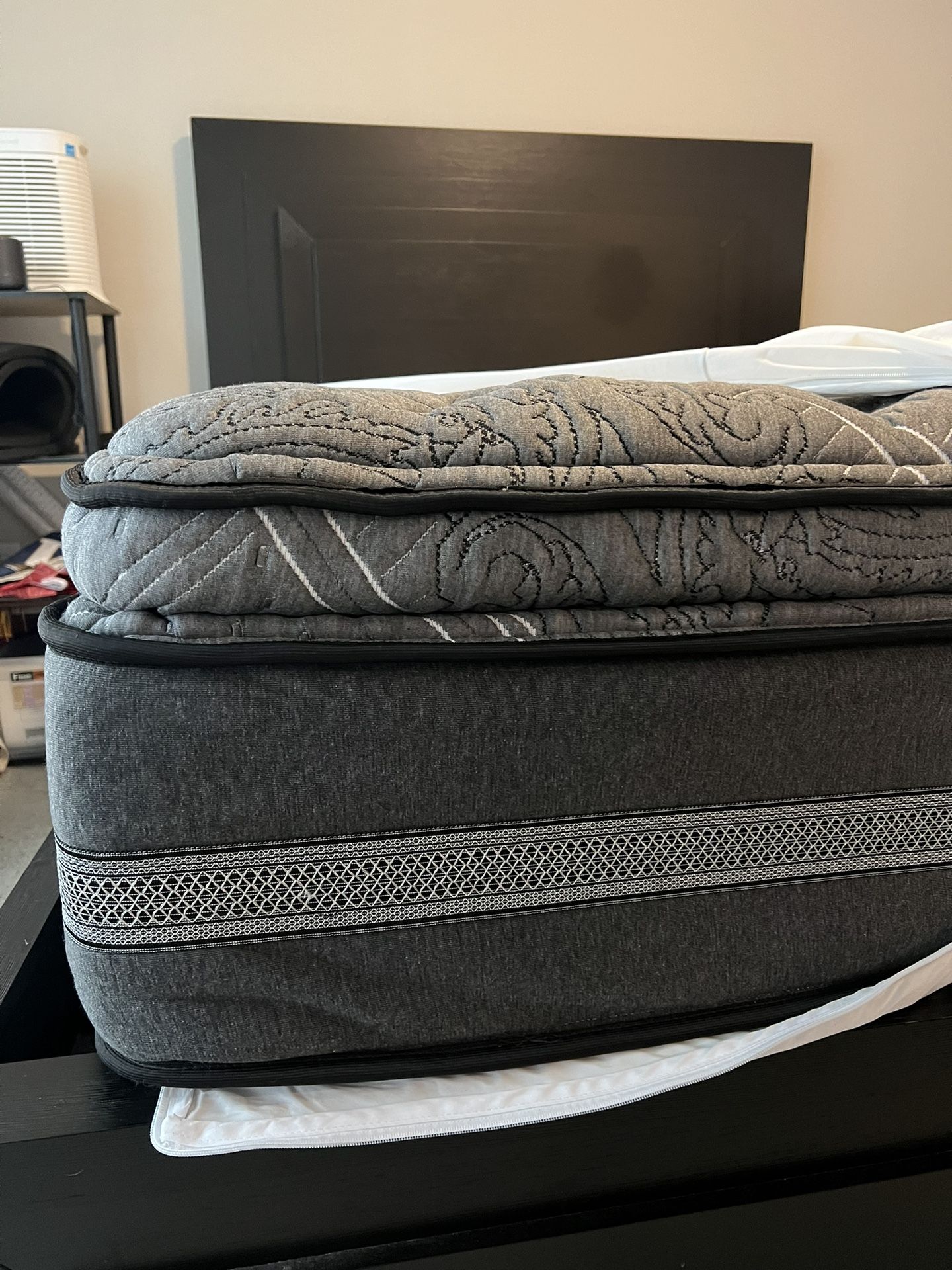 Bob-O-Pedic Hybrid Radiance Queen Plush Mattress for Sale in Scottsdale ...