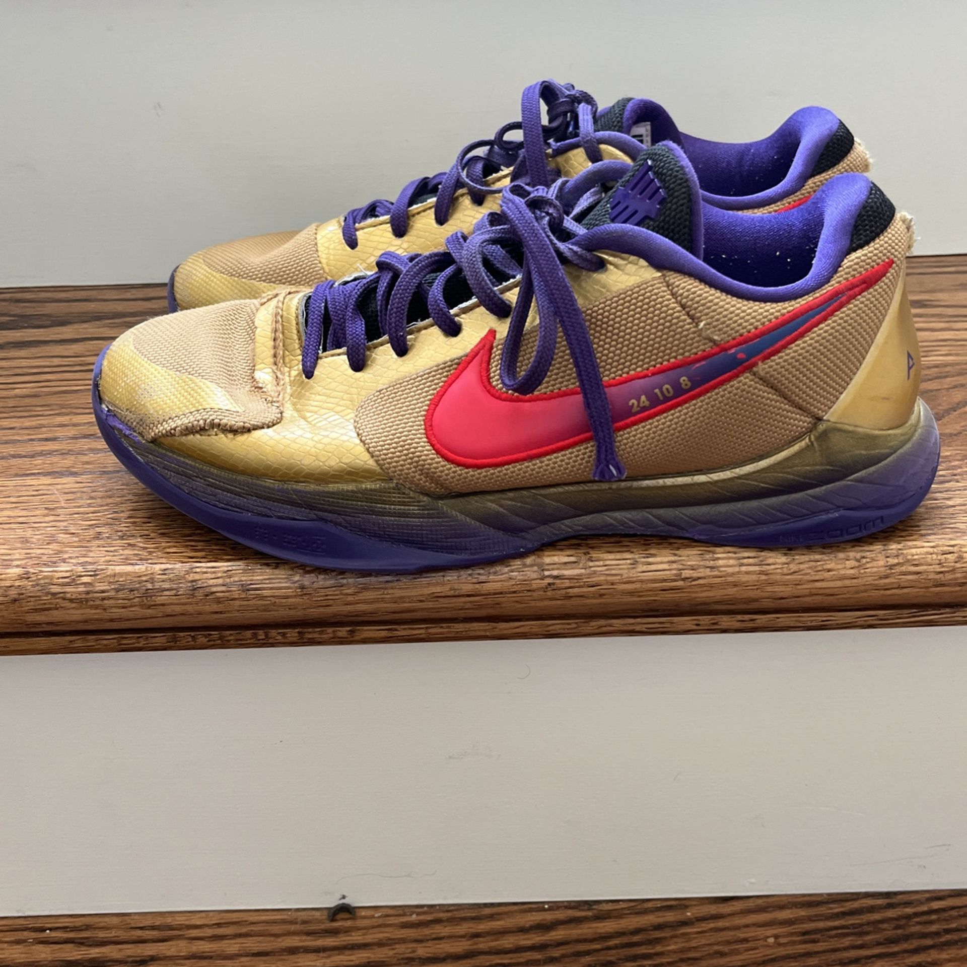 Kobe 5 protro undefeated for Sale in Mckinney, TX - OfferUp