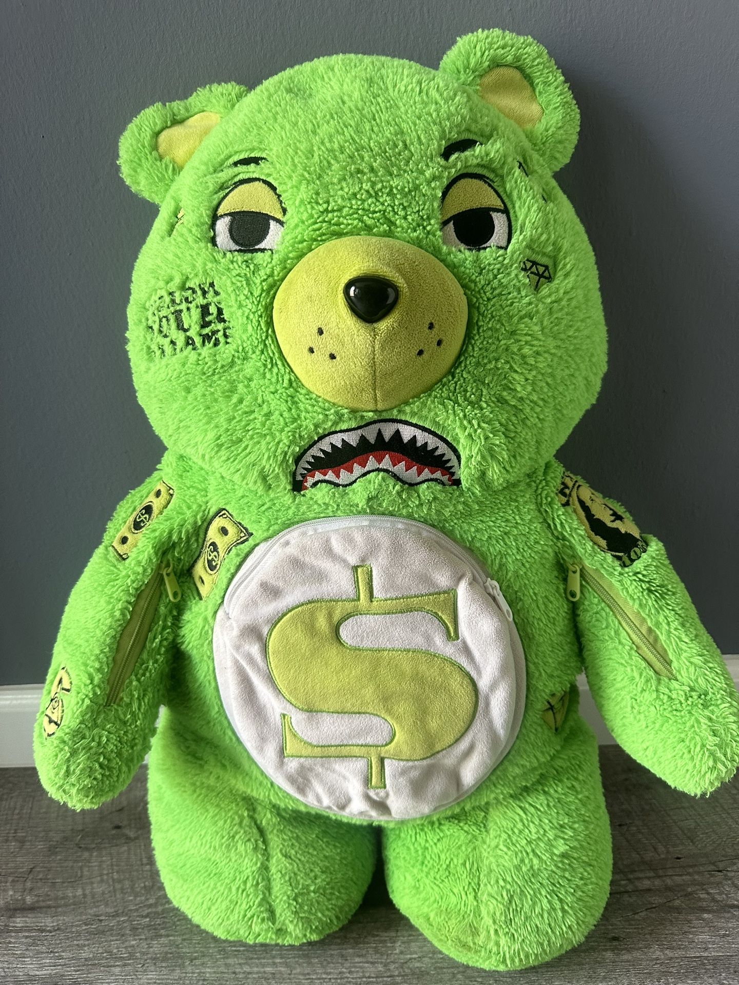 SprayGround Money Bear for Sale in Wilmington, CA - OfferUp