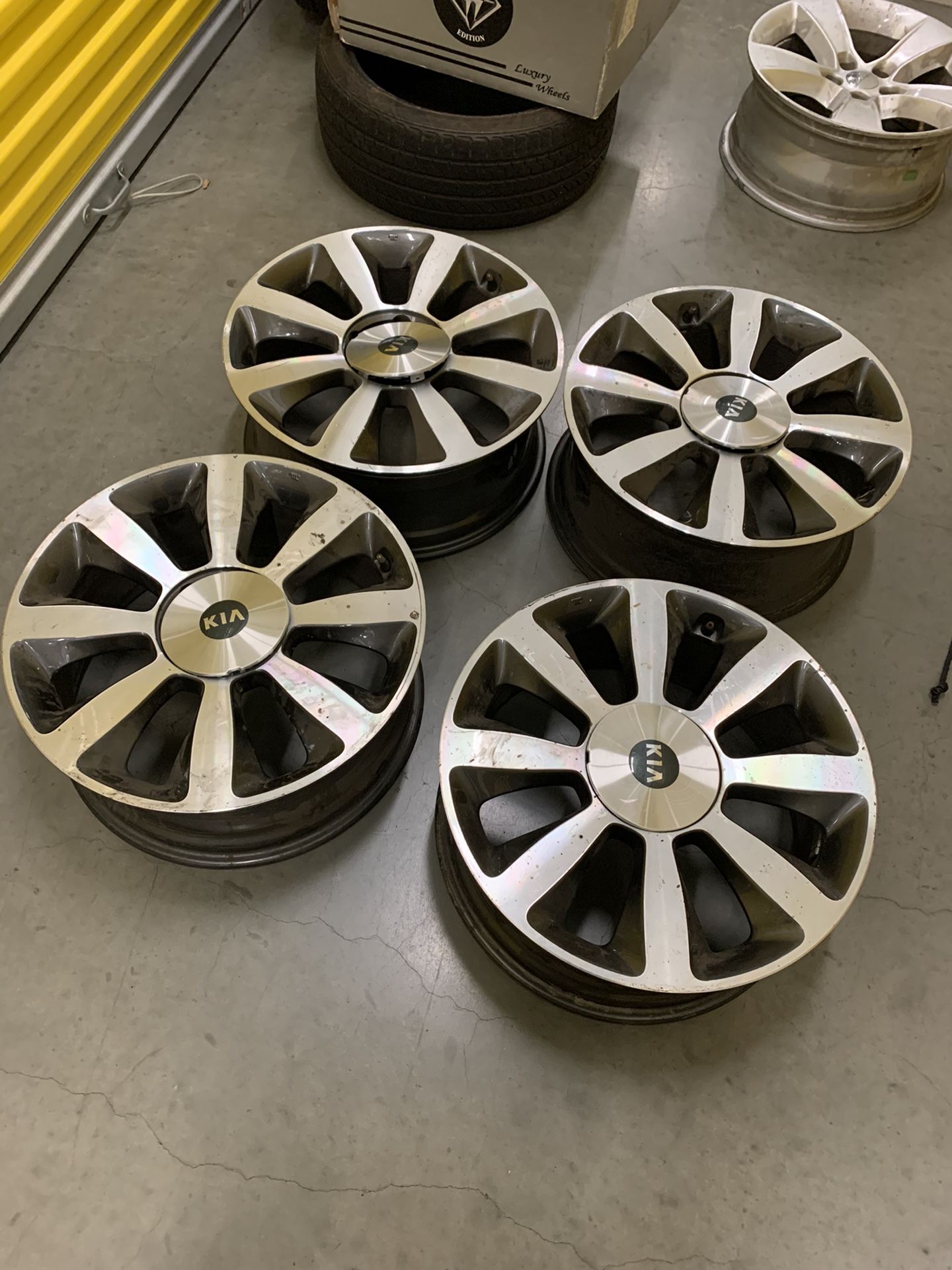 Kia Optima 18 inch wheels OEM for Sale in Huntington Park, CA - OfferUp