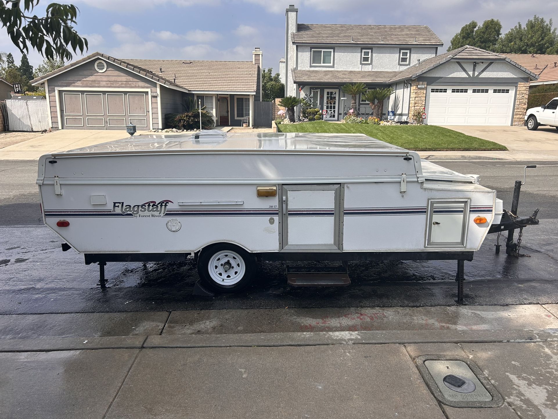 2000 Flagstaff forest river pop-up camper for Sale in Rancho Cucamonga, CA - OfferUp