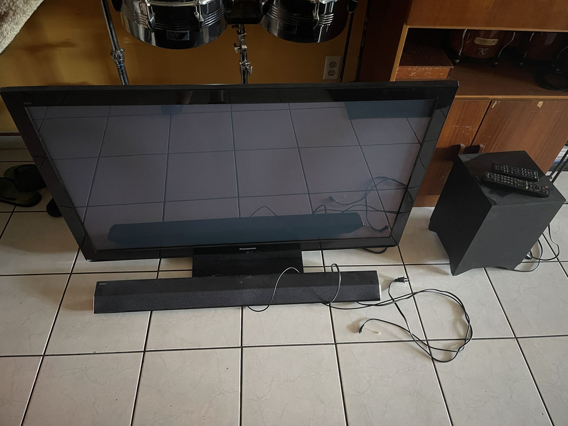 Panasonic 50” TV and A Sony Sound Bar & Subwoofer for Sale in Hialeah ...