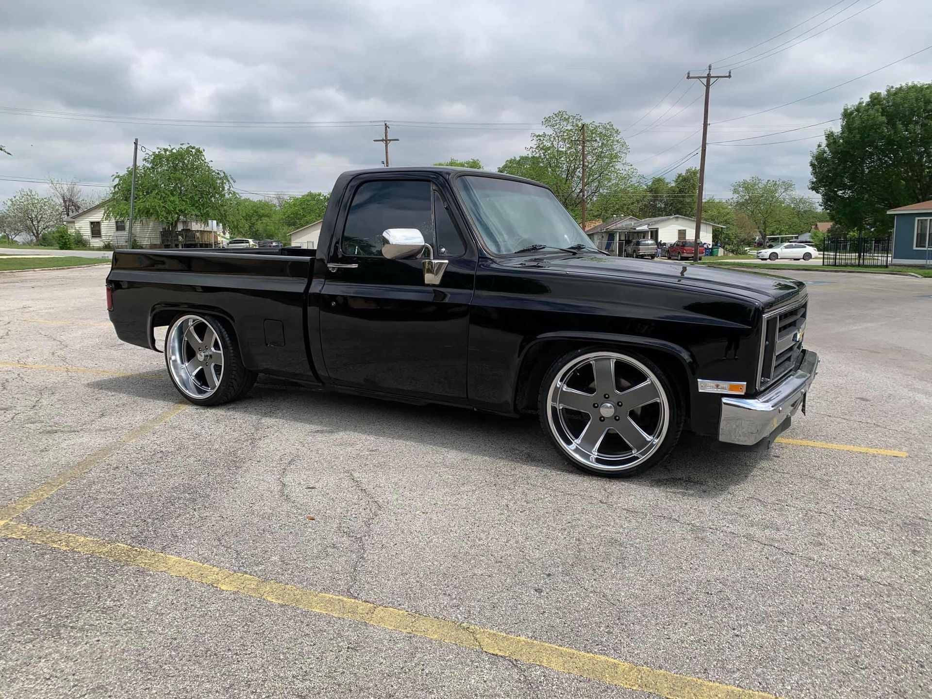 87 R10 for Sale in San Antonio, TX - OfferUp
