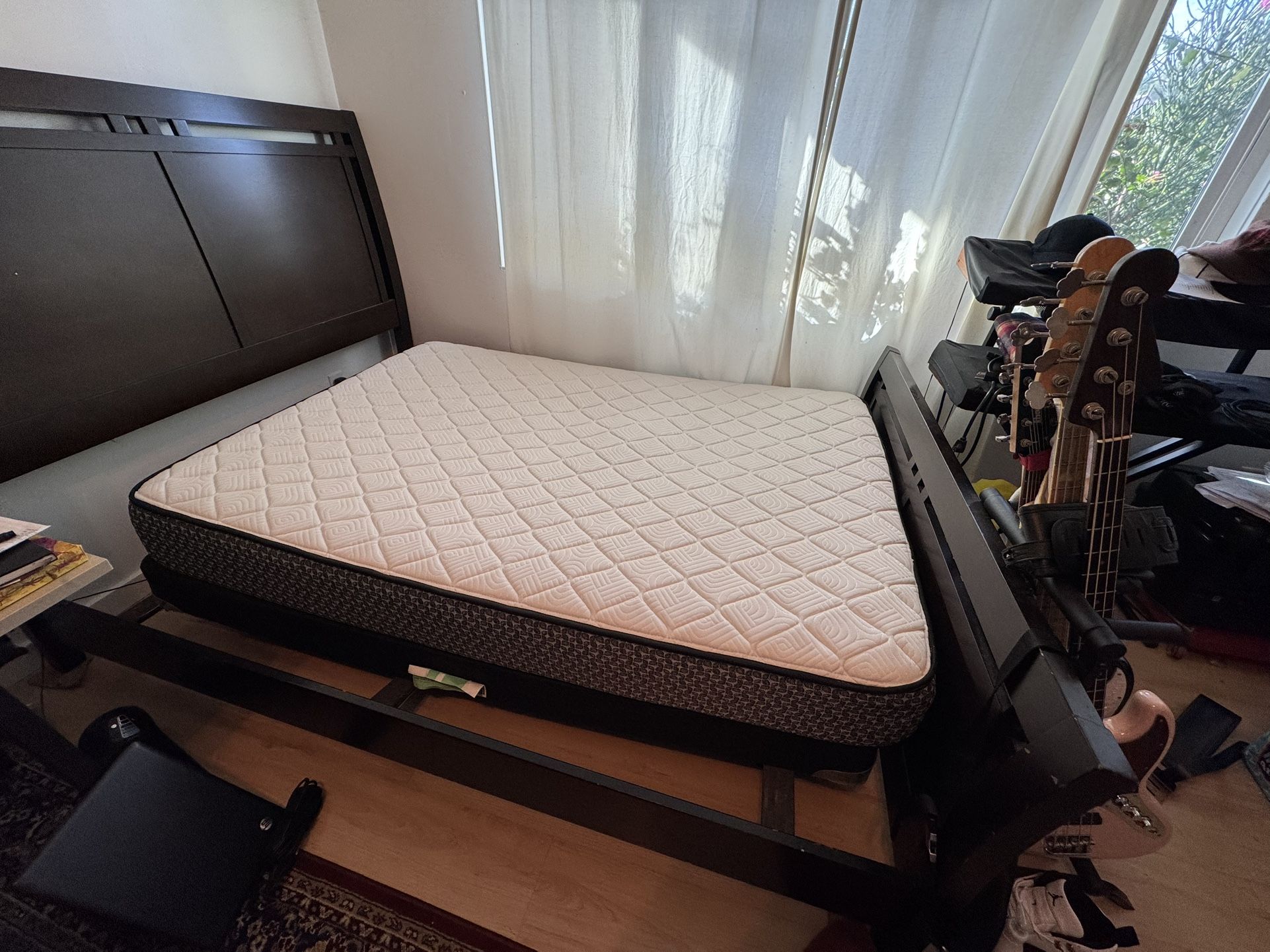 Sealy Essential Mattress Full Size Mattress With Box Spring for Sale in ...