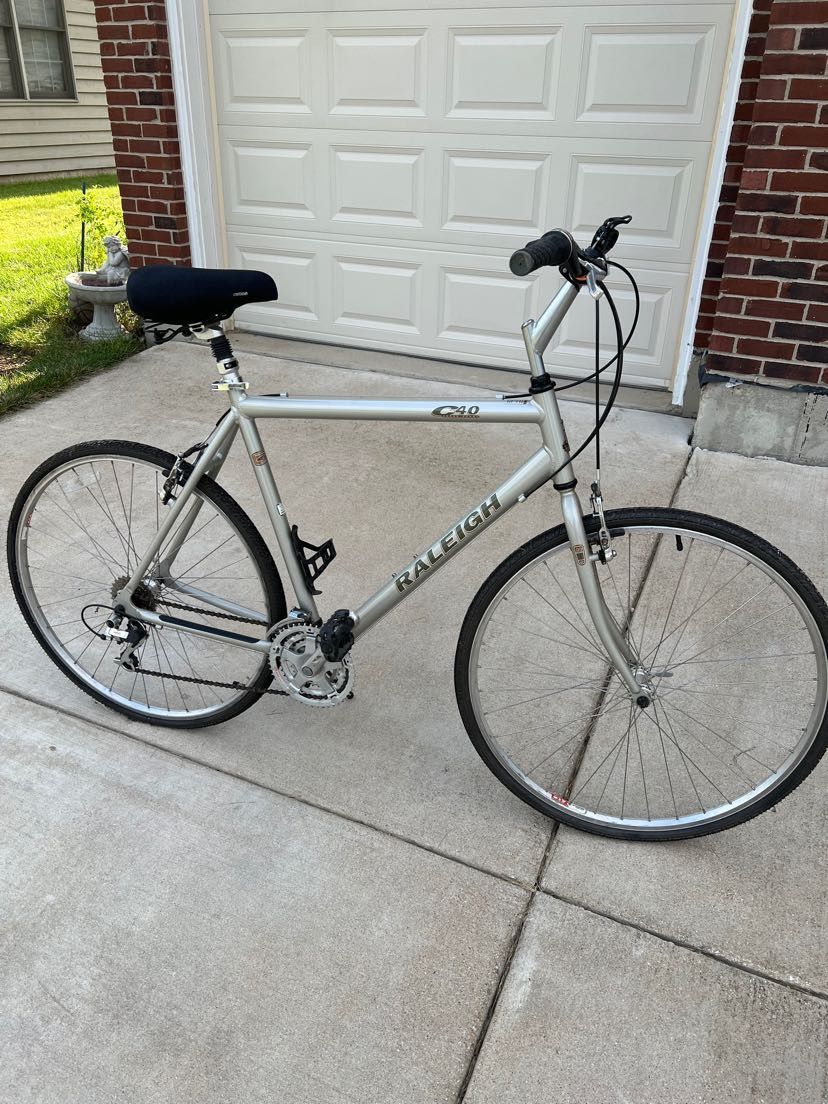 Raleigh Bicycle for Sale in Lombard, IL - OfferUp