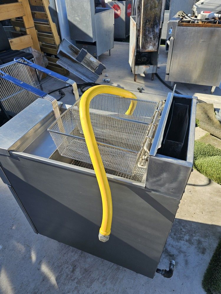 Frymaster Fryer for Sale in Las Vegas, NV - OfferUp